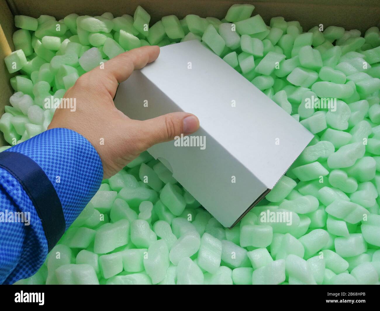 Polystyrene loose fill hi-res stock photography and images - Alamy
