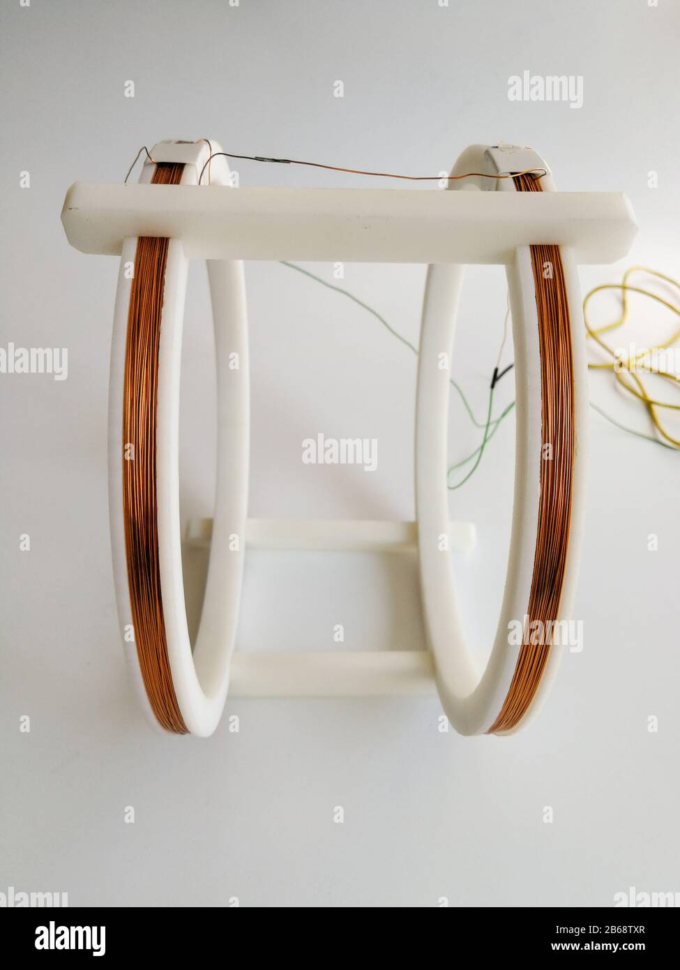 Magnetic field coil hi-res stock photography and images - Alamy