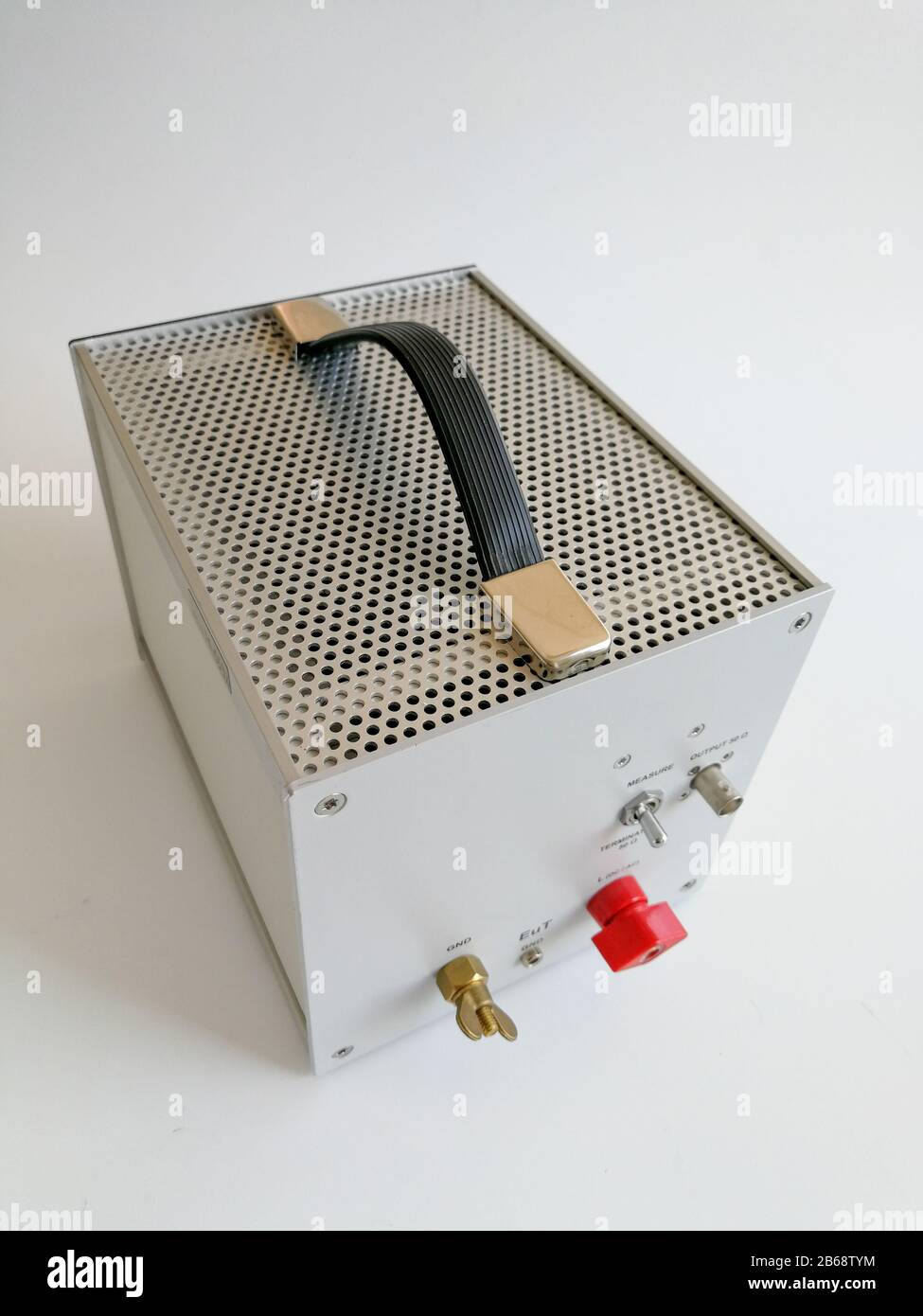 Artificial mains network for automotive and military Electromagnetic ...