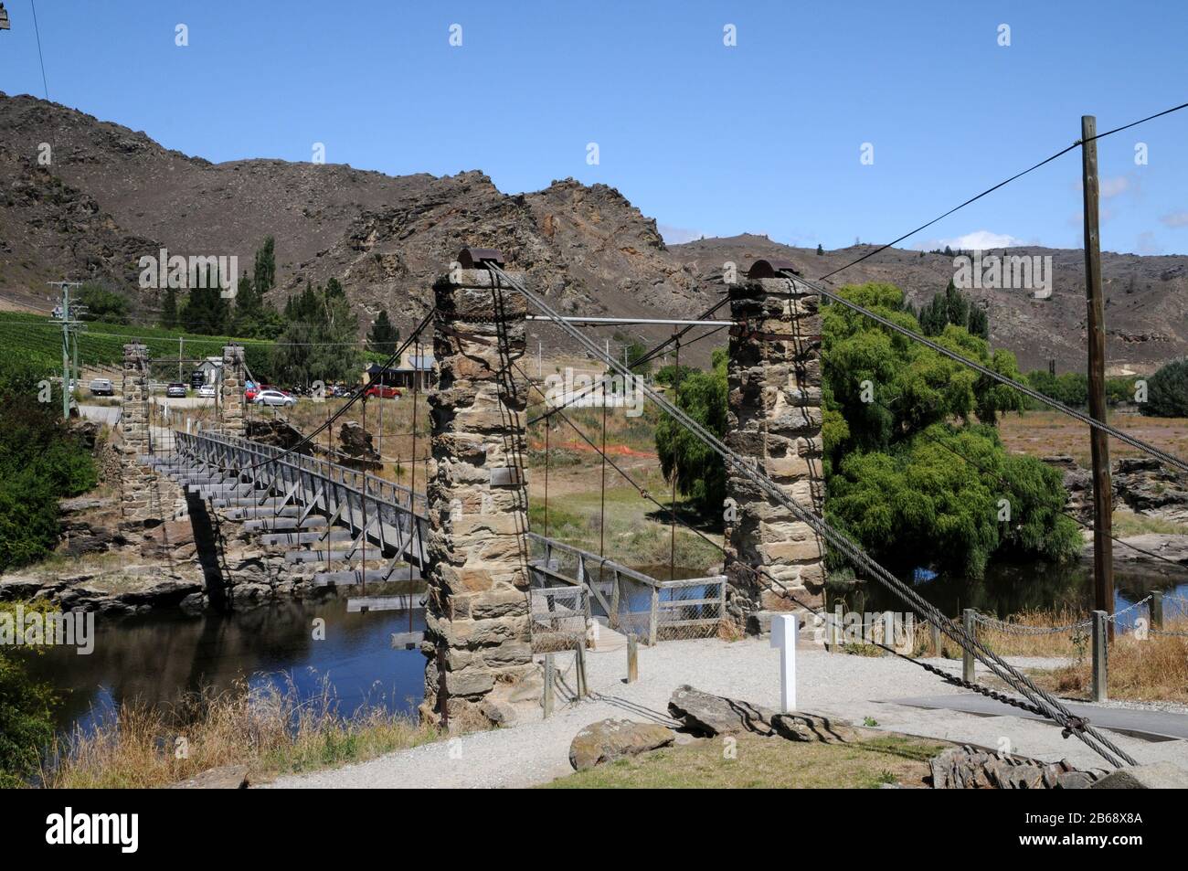 The bridge over the Manuherikia River in the town of Alexandra in ...