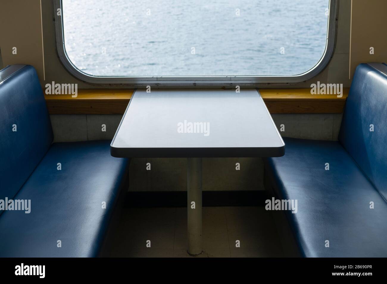 Ferry table seating hi-res stock photography and images - Alamy