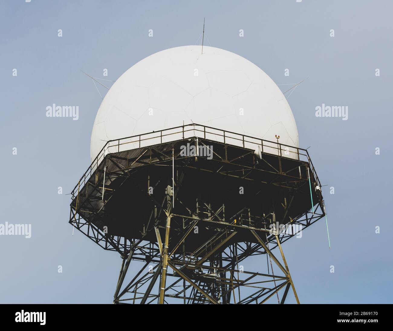 Sphere and antenna hi-res stock photography and images - Alamy
