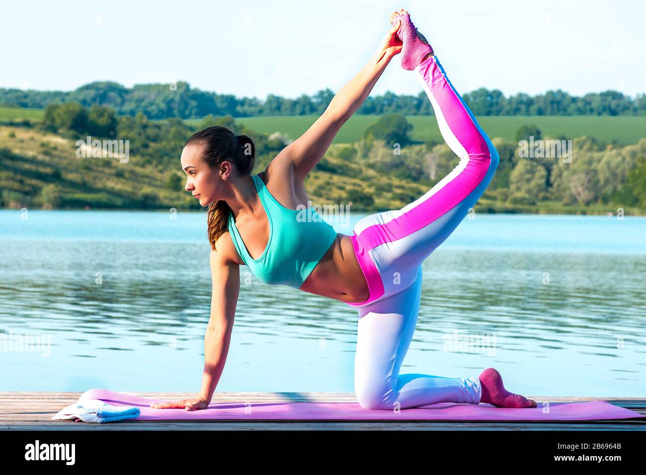 Girl poses river hi-res stock photography and images - Alamy