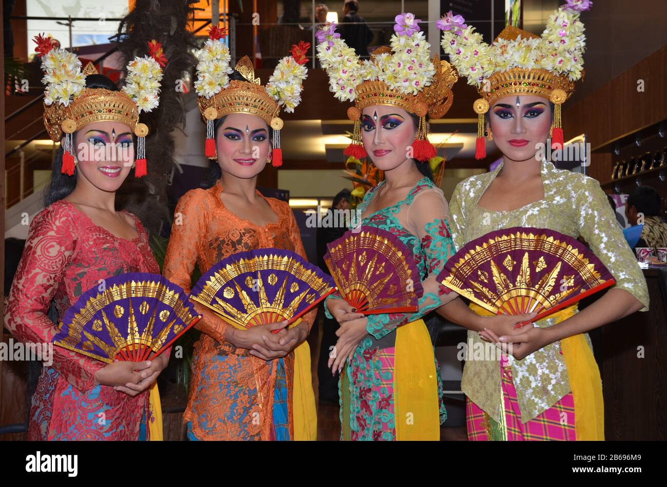 Indonesian women hi-res stock photography and images - Alamy