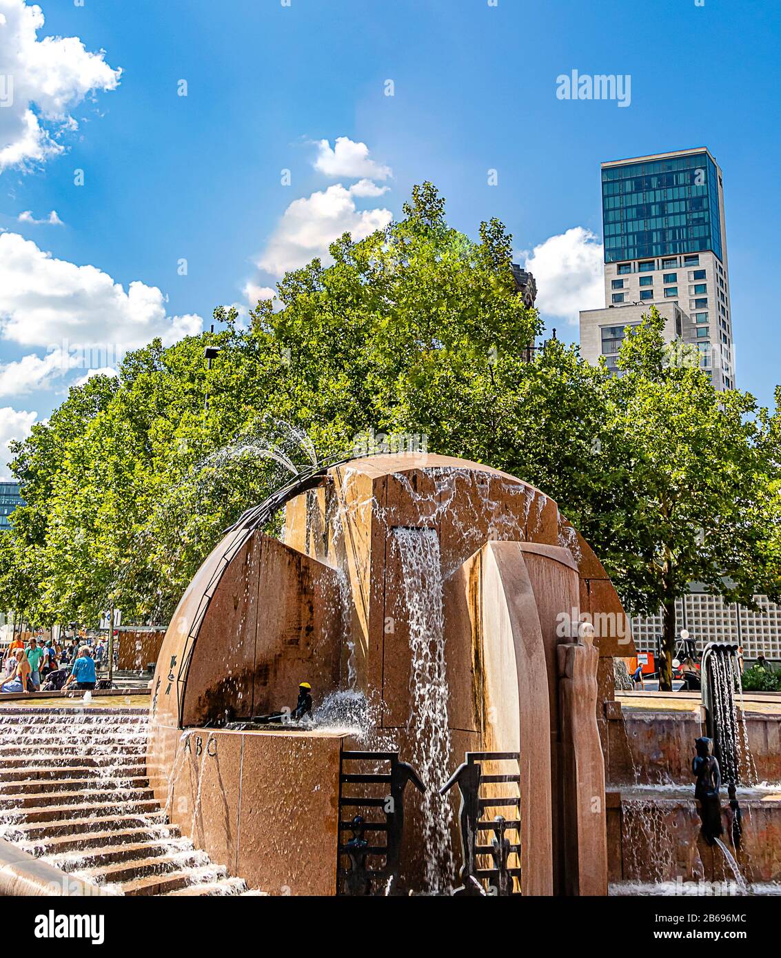 Weltkugelbrunnen berlin hi-res stock photography and images - Alamy
