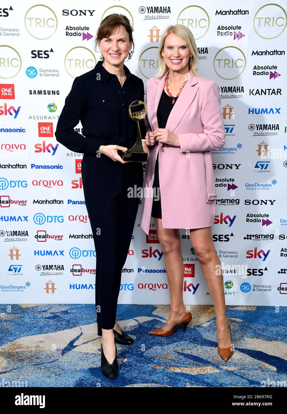 Anneka Rice (right) with Fiona Bruce who wins the News Presenter Award ...