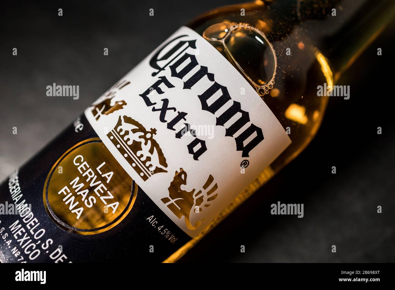 Corona beer logo hi-res stock photography and images - Alamy