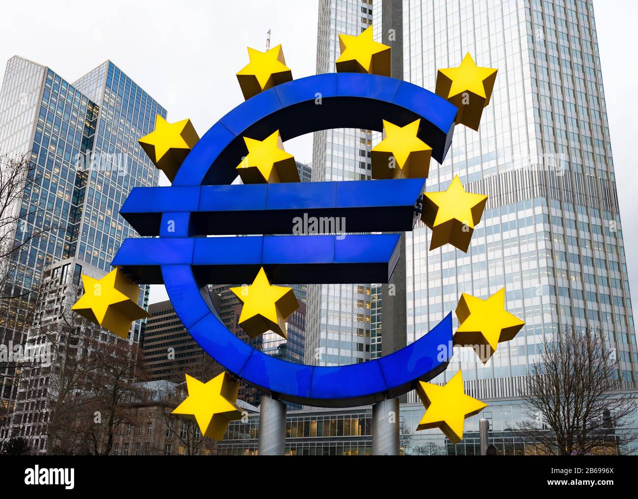Euro sign sculpture Frankfurt, Germany Stock Photo - Alamy