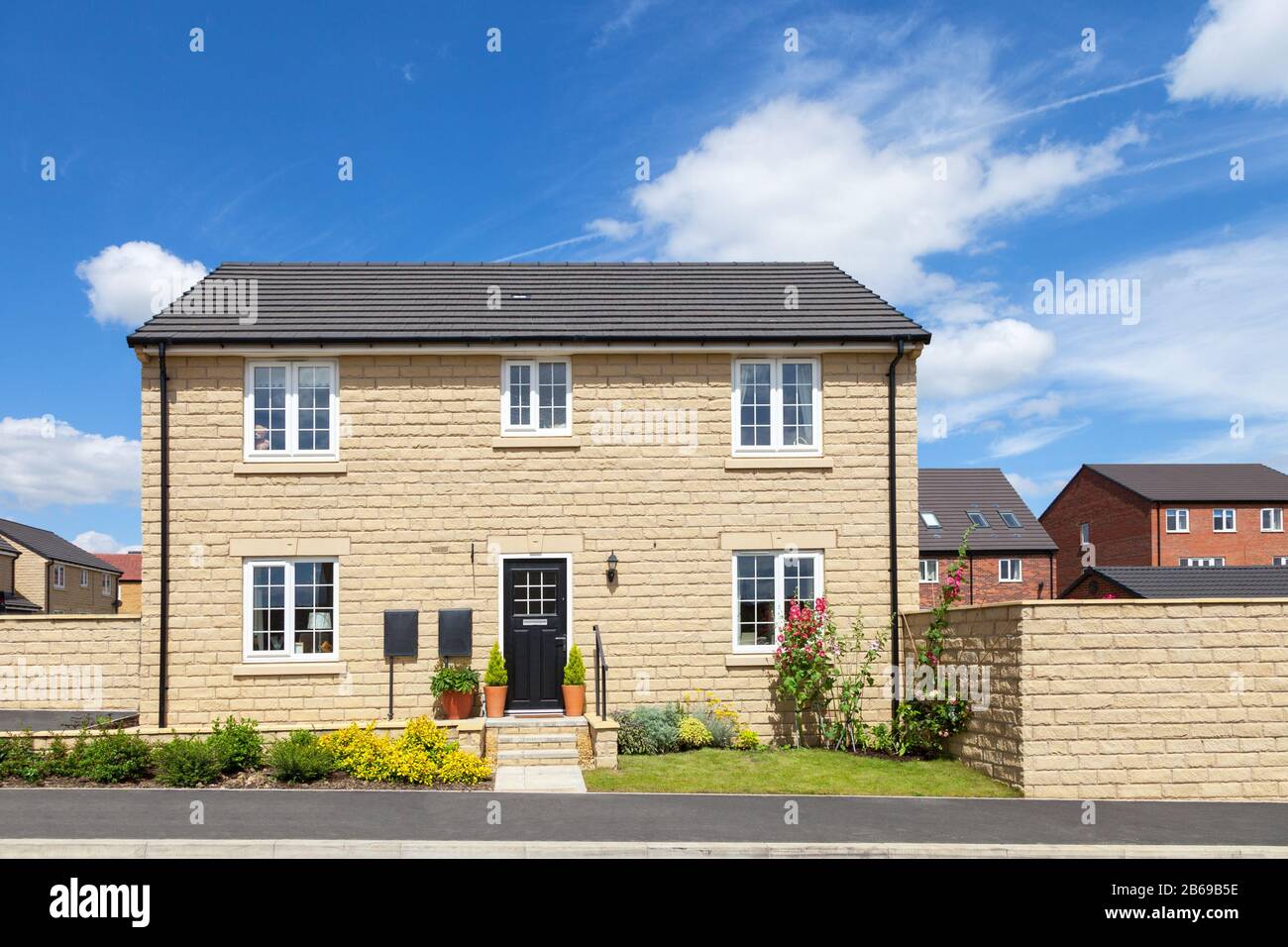 Beautiful english house Stock Photo - Alamy