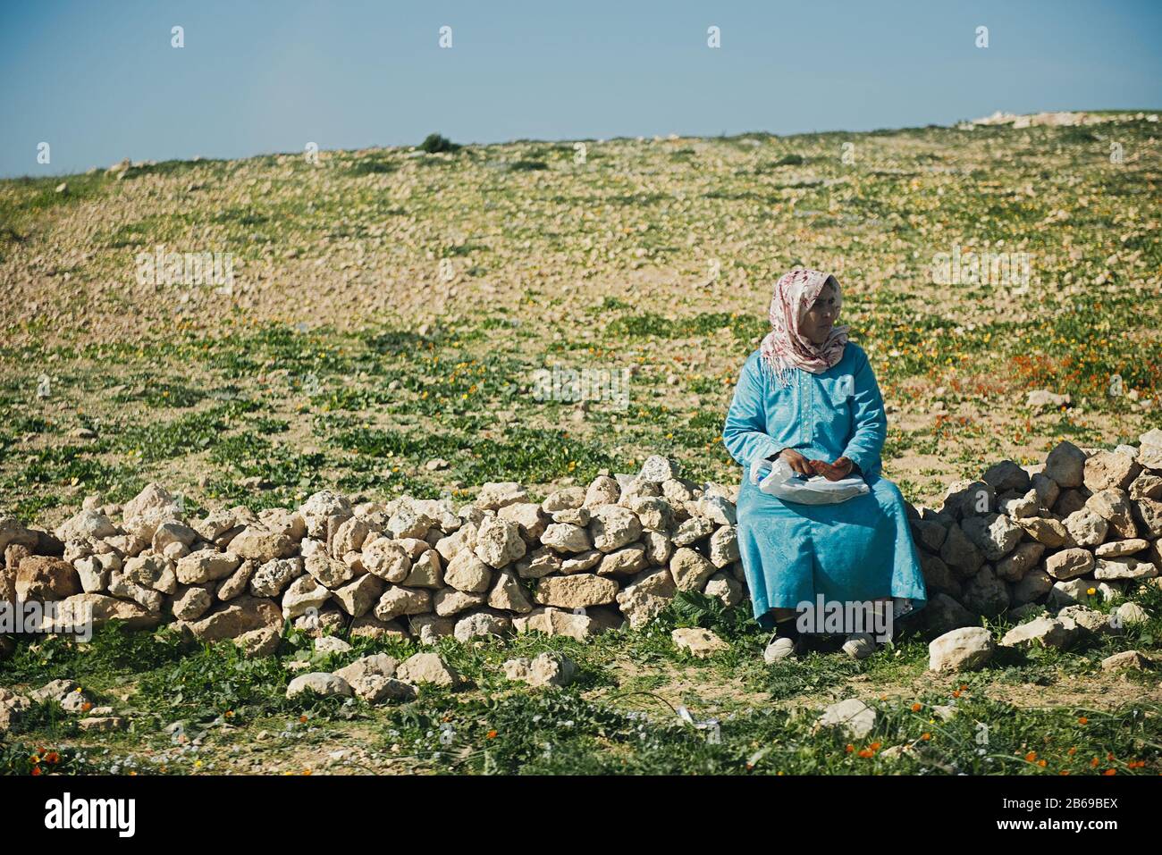 Poor arab women hi-res stock photography and images - Alamy