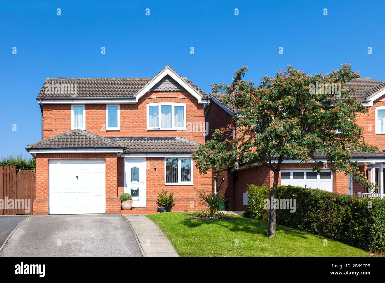 Elegant detached house Stock Photo - Alamy