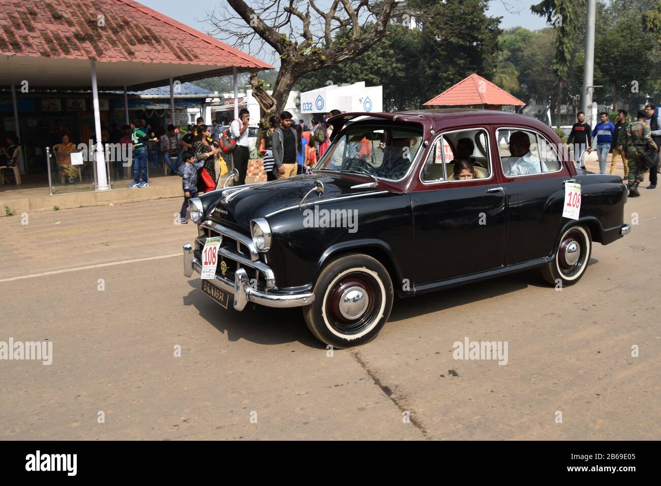 Hindustan ambassador engine hi-res stock photography and images - Alamy