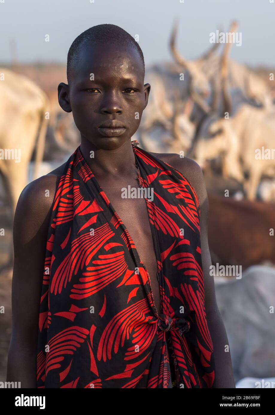 Portrait of a Mundari tribe woman in a cattle camp, Central Equatoria, Terekeka, South Sudan ...
