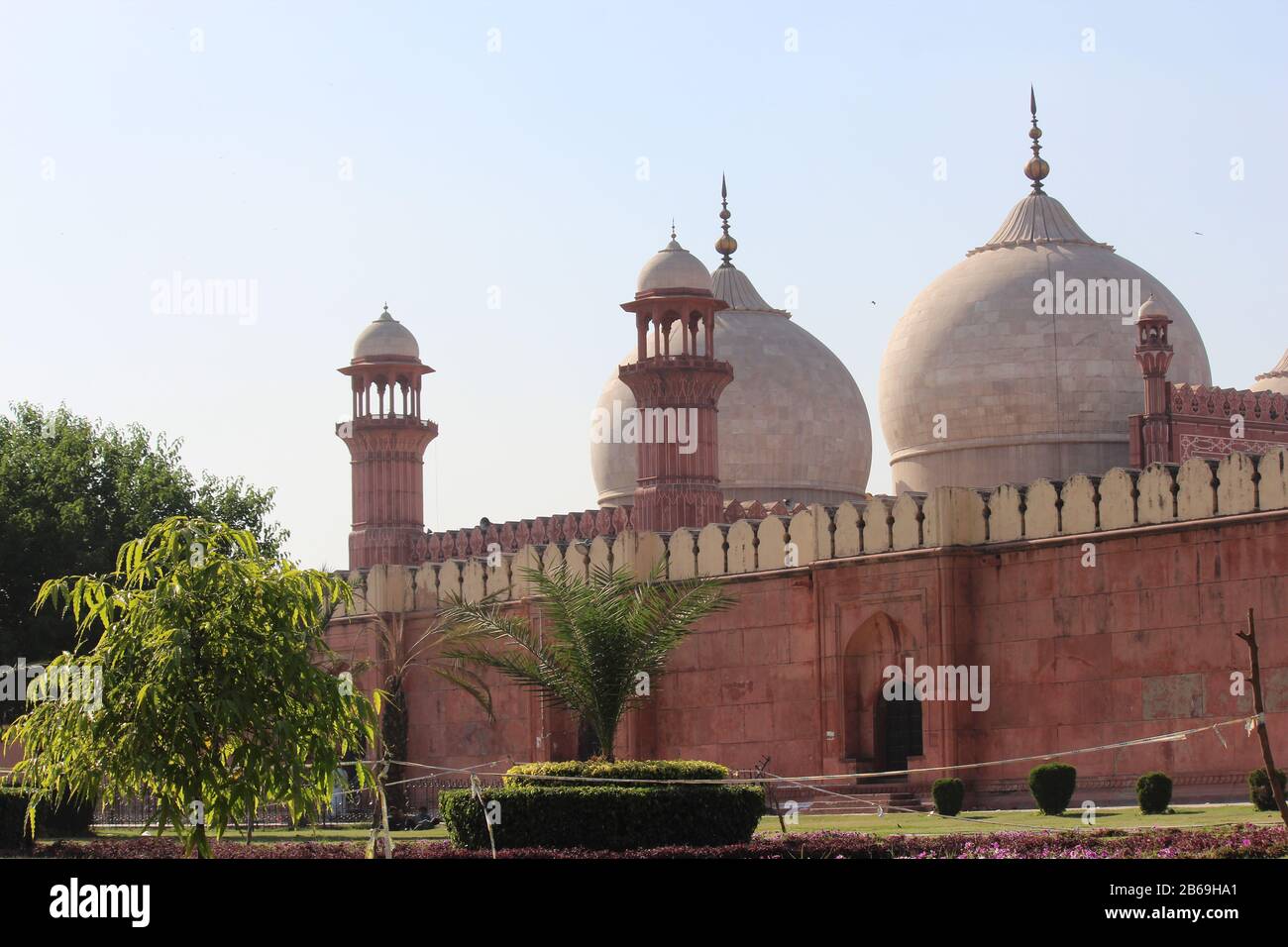 Badshahi Mosque in Lahore, Pakistan Stock Photo - Alamy