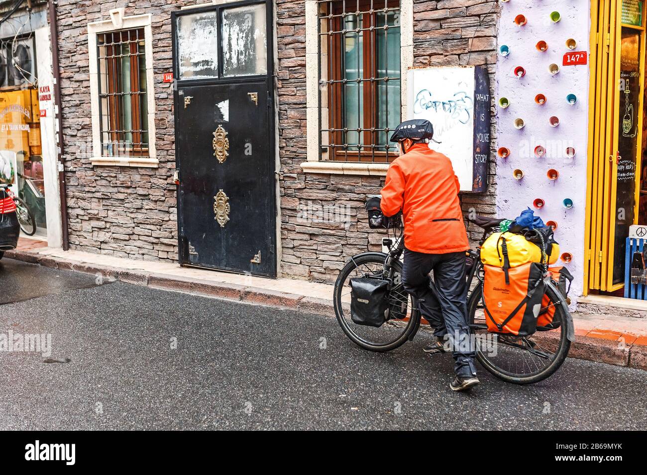 Loaded bike hi-res stock photography and images - Alamy