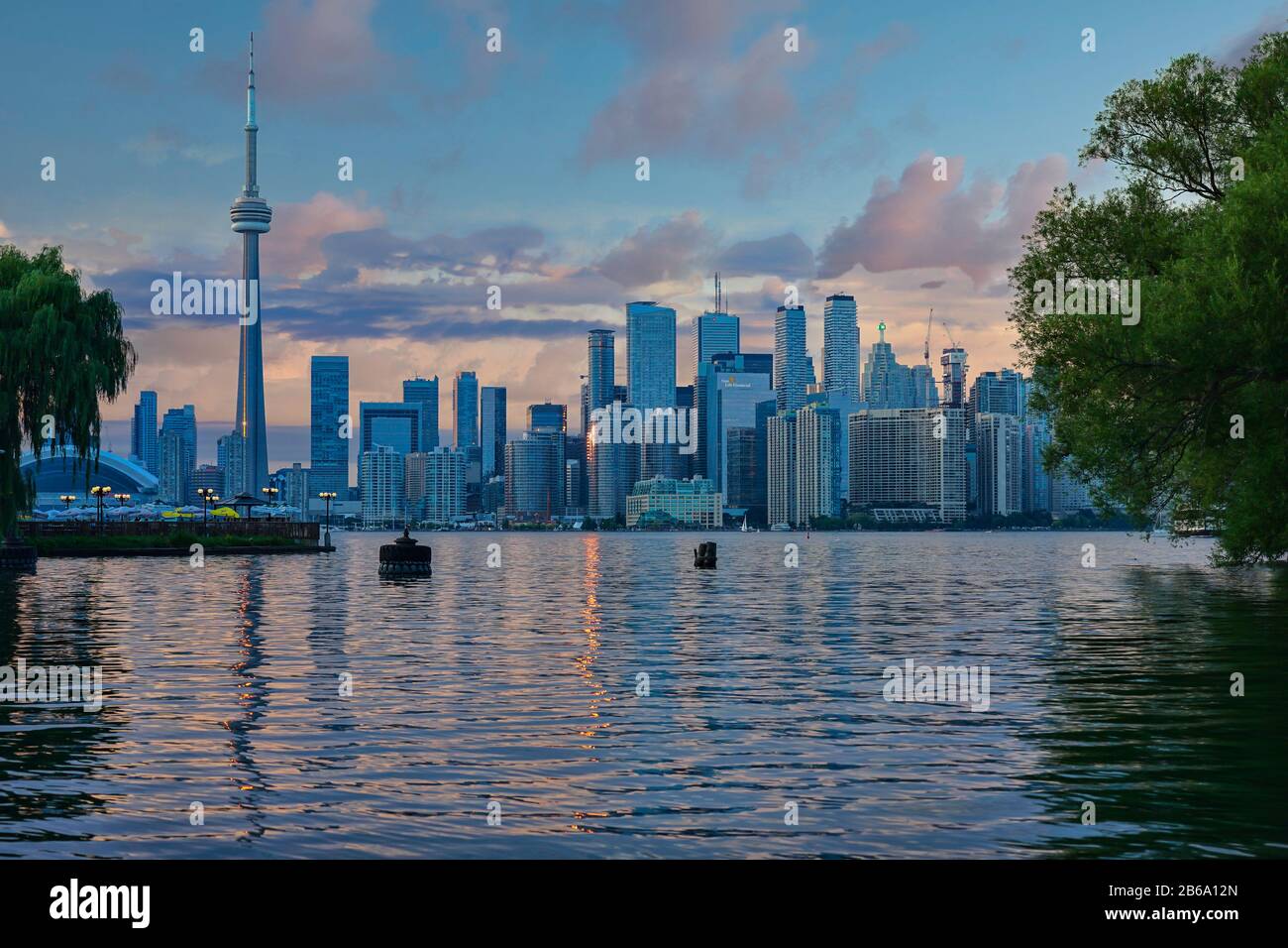 Waterfront in toronto hi-res stock photography and images - Alamy