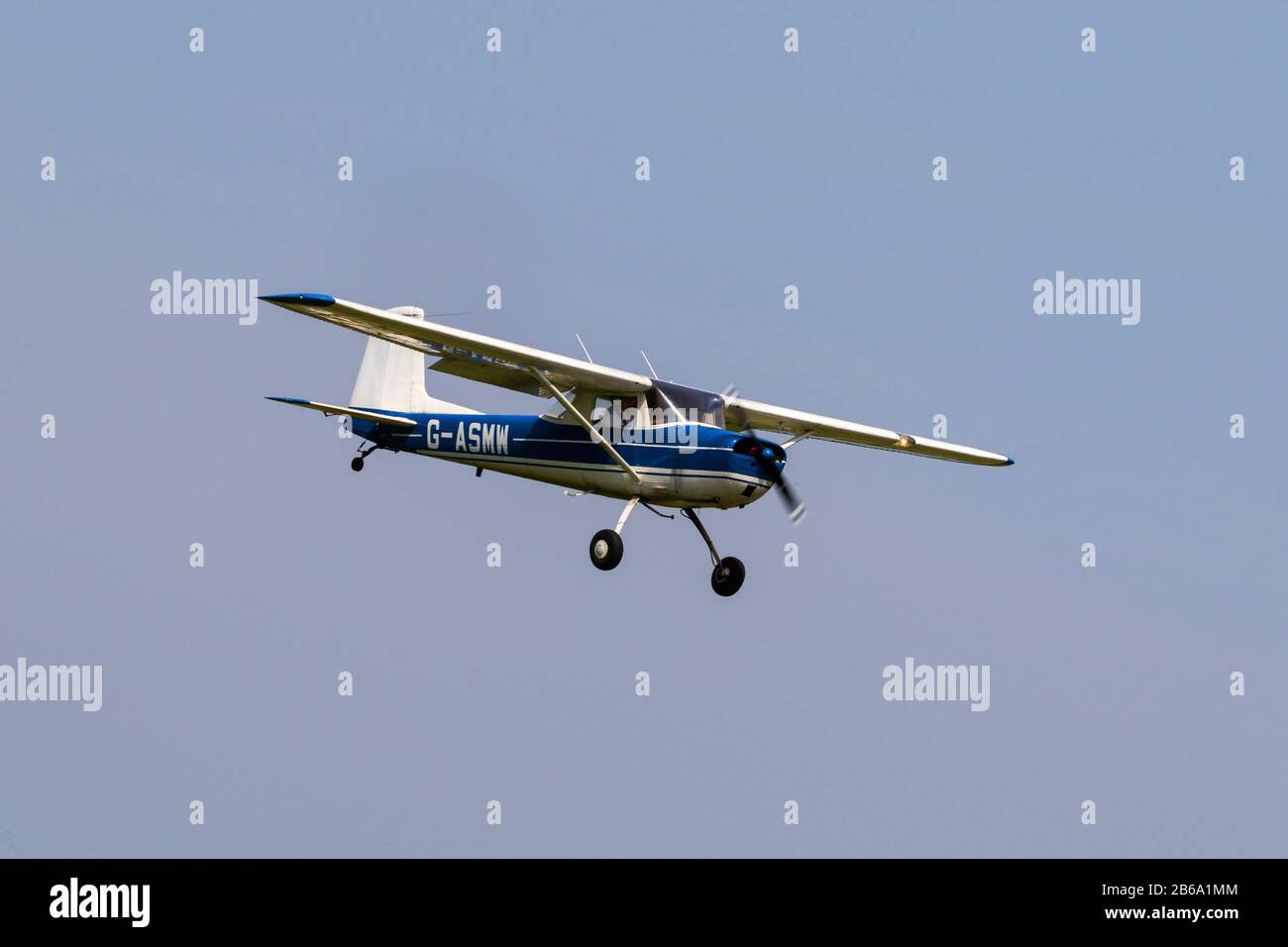Cessna 150D G-ASMW Stock Photo - Alamy