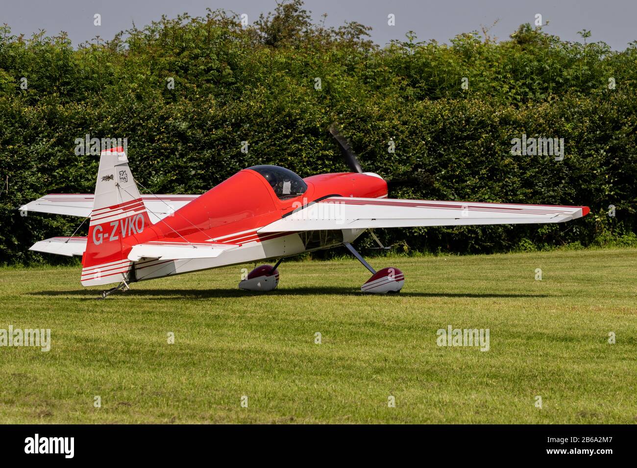 Edge 360 G-ZWKO Stock Photo - Alamy