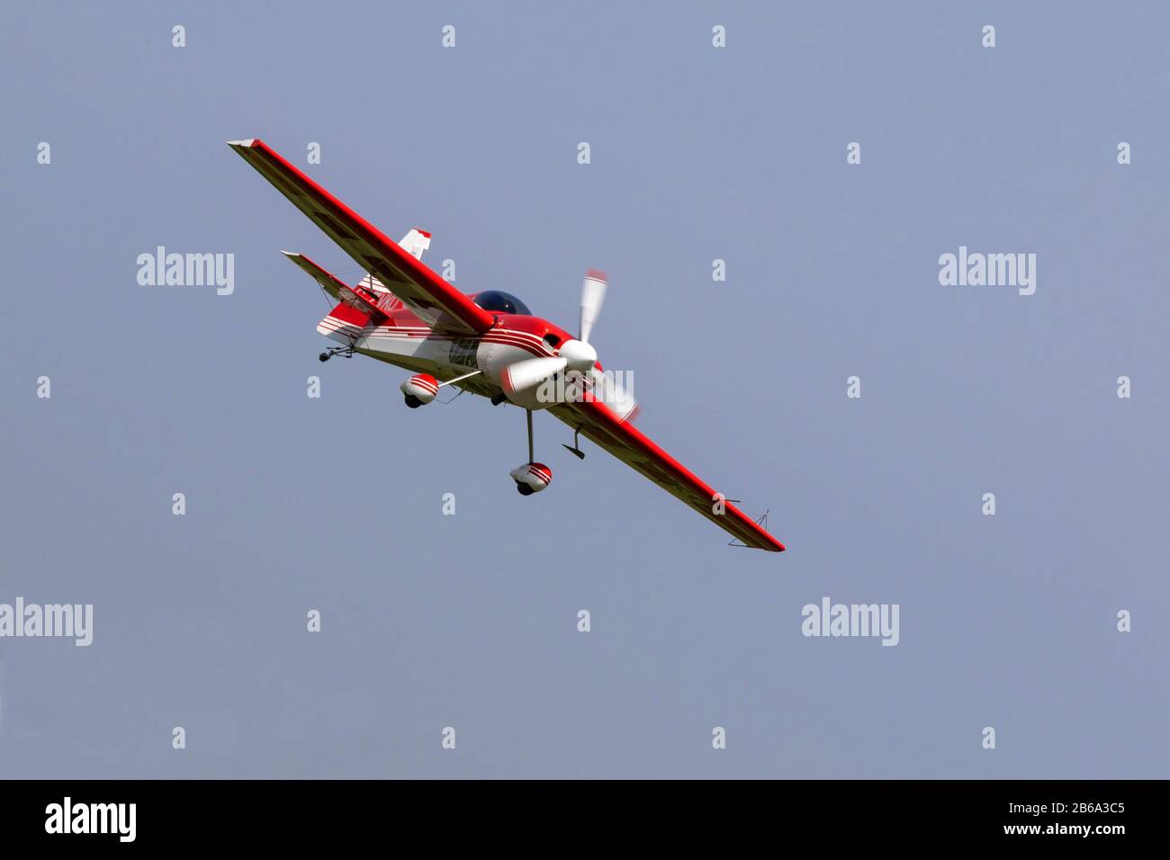 Edge 360 G-ZWKO Stock Photo - Alamy