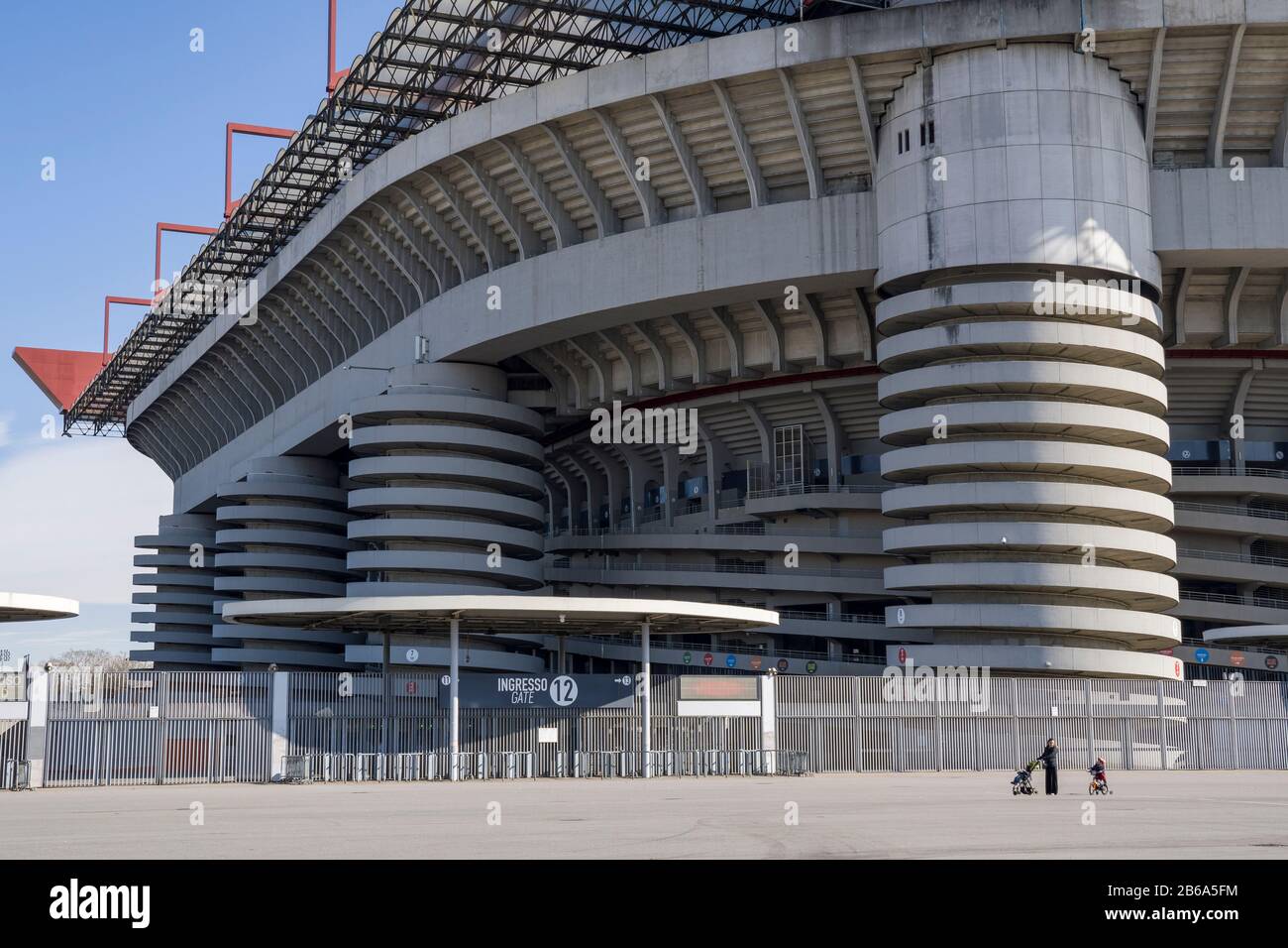 Emergency stadium hi-res stock photography and images - Alamy