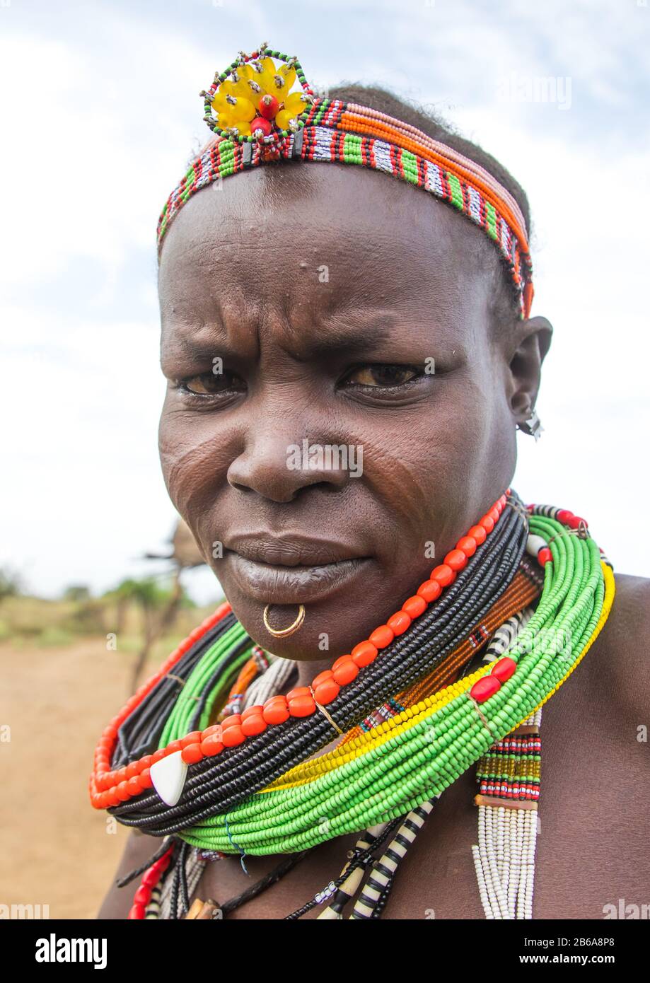Toposa woman with scars hi-res stock photography and images - Alamy