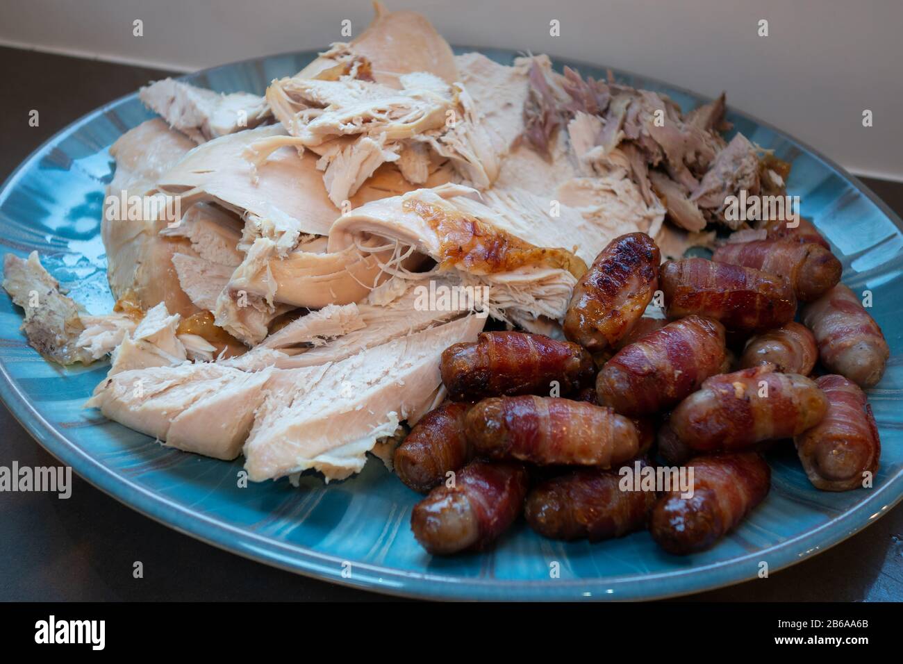 Pigs in blankets hi-res stock photography and images - Alamy