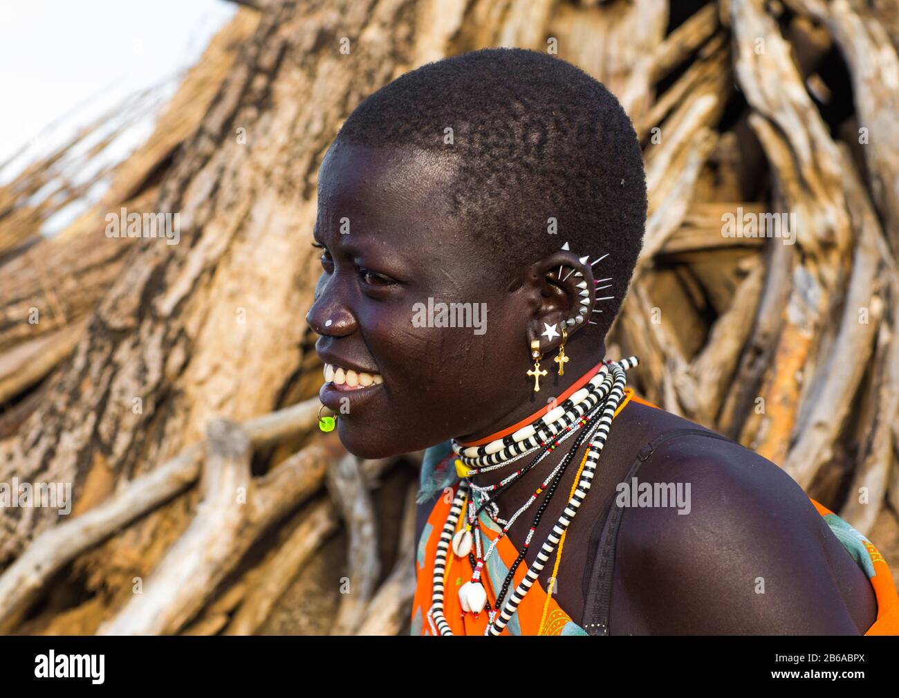 Chin tribe woman smiling hi-res stock photography and images - Alamy