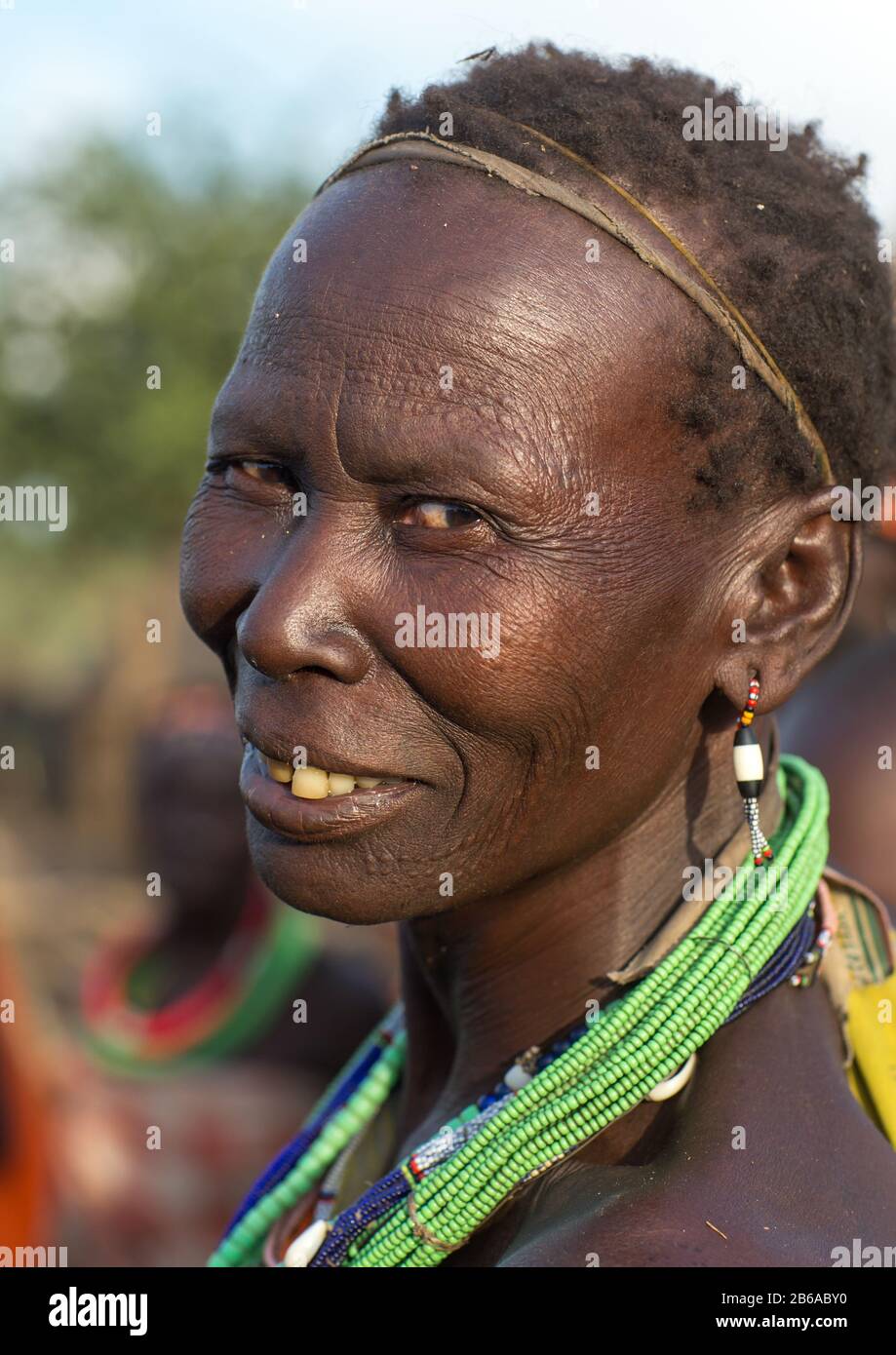 Toposa woman with scars hi-res stock photography and images - Alamy