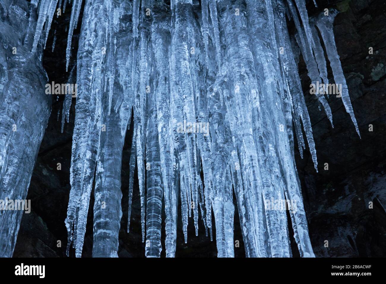Sharp icicles hi-res stock photography and images - Alamy