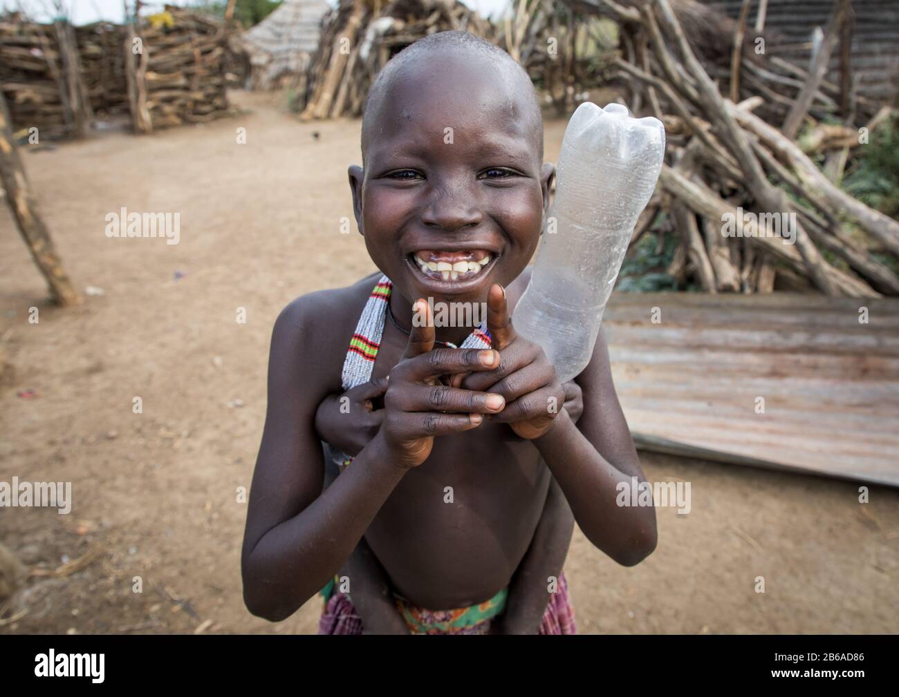 South africa tribe smiling people hi-res stock photography and images ...