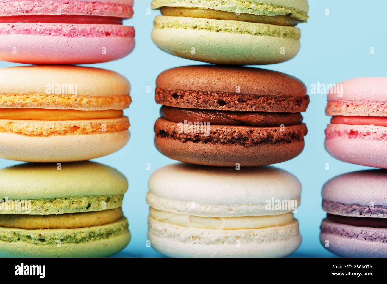 Multicolored French macaroni macaroni cookies are arranged in a pyramid ...