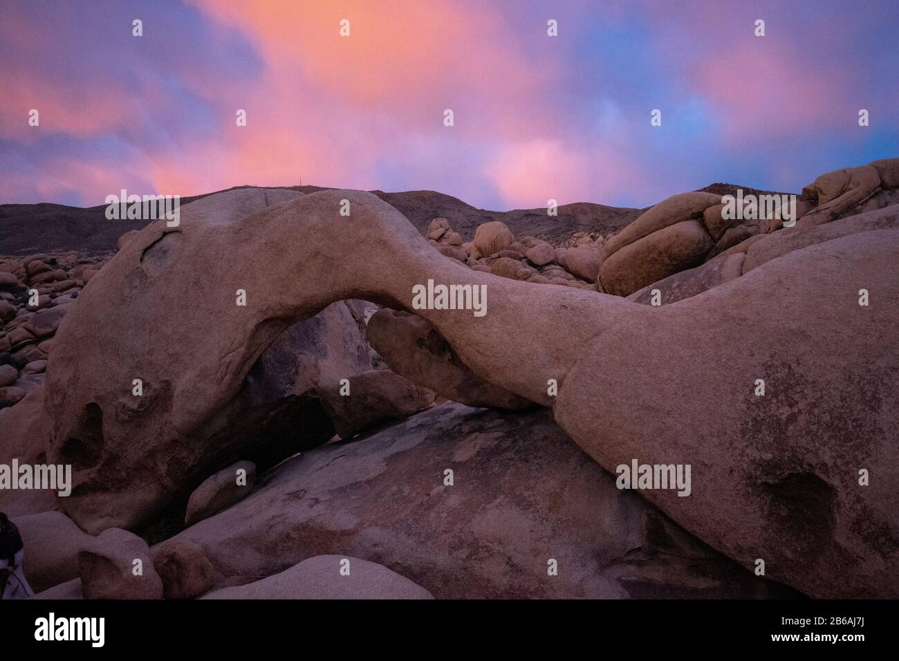 Arch rock joshua tree national park hi-res stock photography and images ...