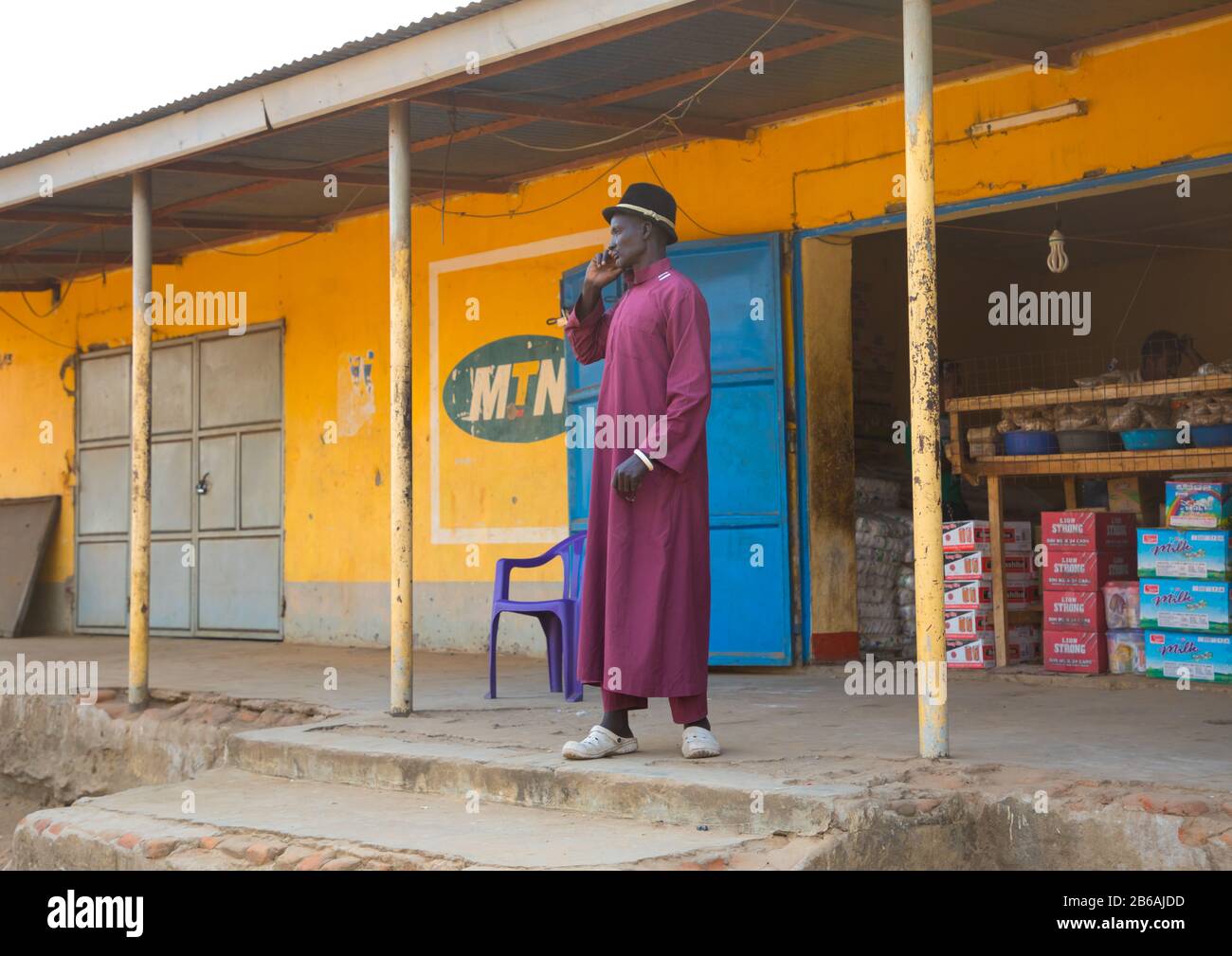 Mobile phone shop africa hi-res stock photography and images - Alamy