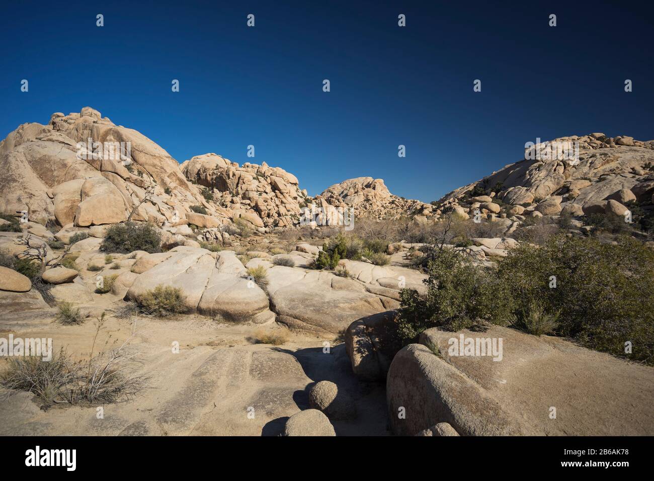 Barker dam joshua tree national park hi-res stock photography and ...