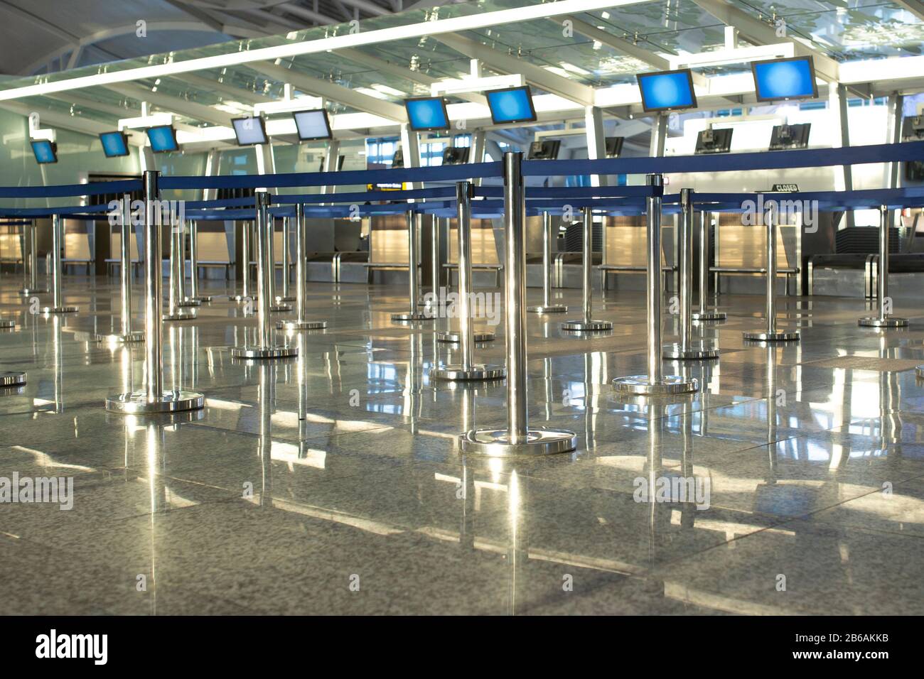 Ticket counter check in hi-res stock photography and images - Alamy