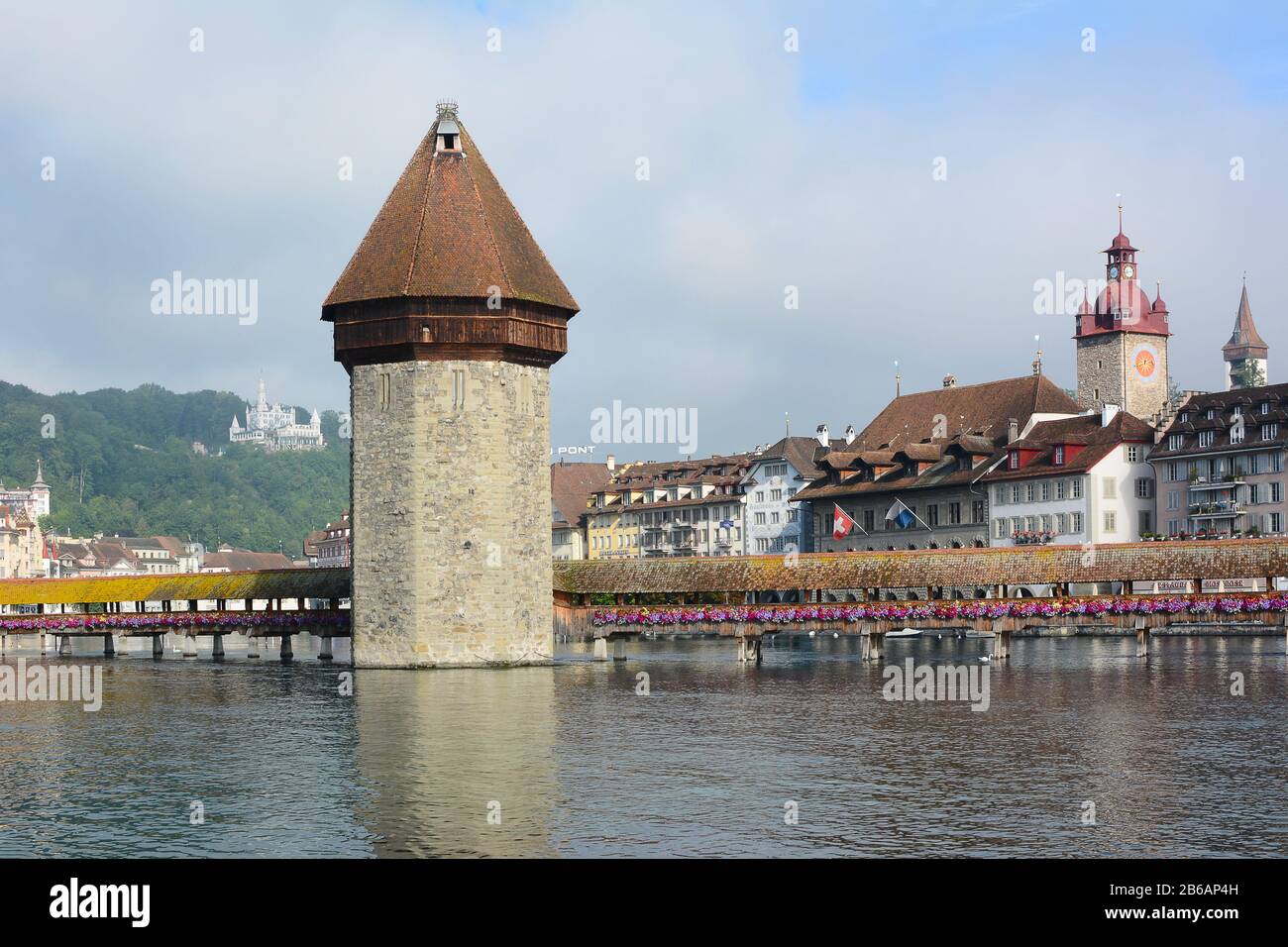 Chapel bridge reuss hi-res stock photography and images - Alamy