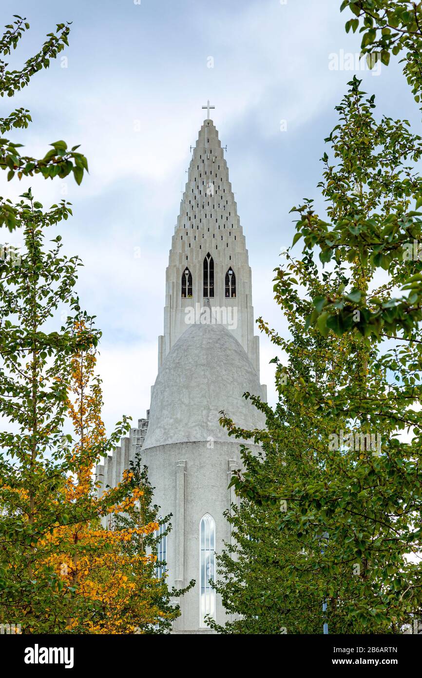 Hallgrimur church hi-res stock photography and images - Alamy