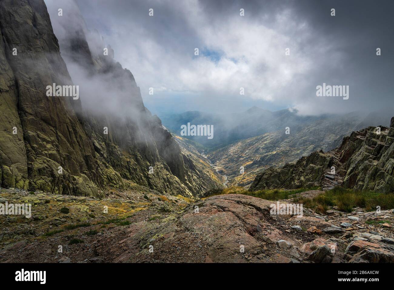 Dangerous peaks hi-res stock photography and images - Alamy