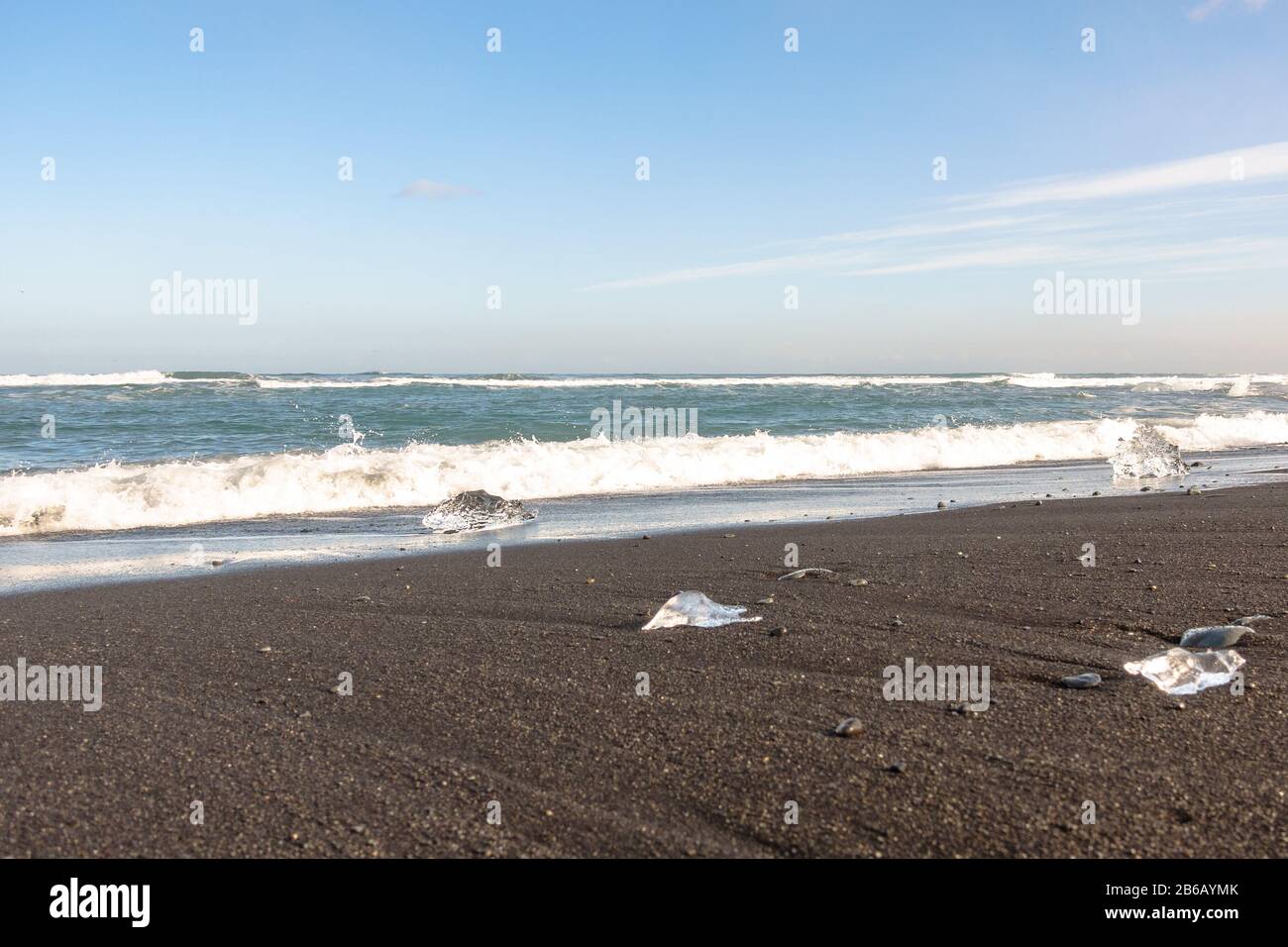 Ice and icebergs on Diamond Beach in southeast Iceland Stock Photo - Alamy