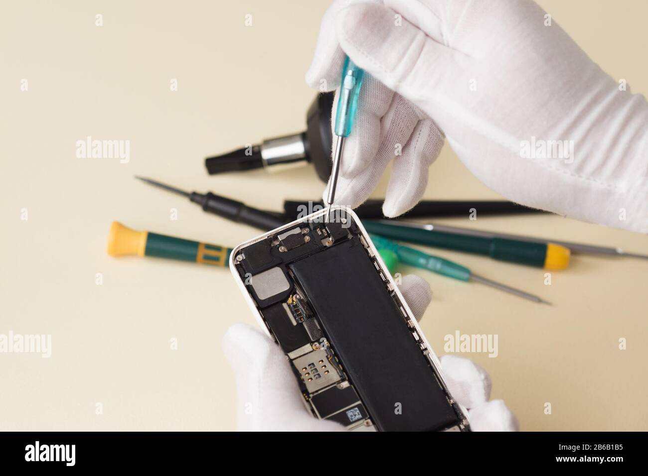 Device disassembly hi-res stock photography and images - Alamy