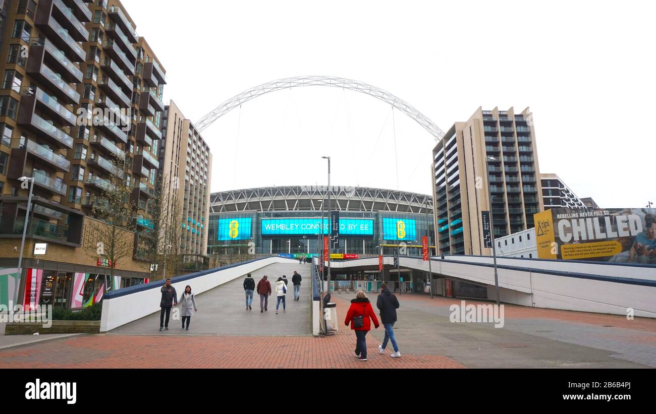 Shoppers wembley market wembley london hi-res stock photography and ...