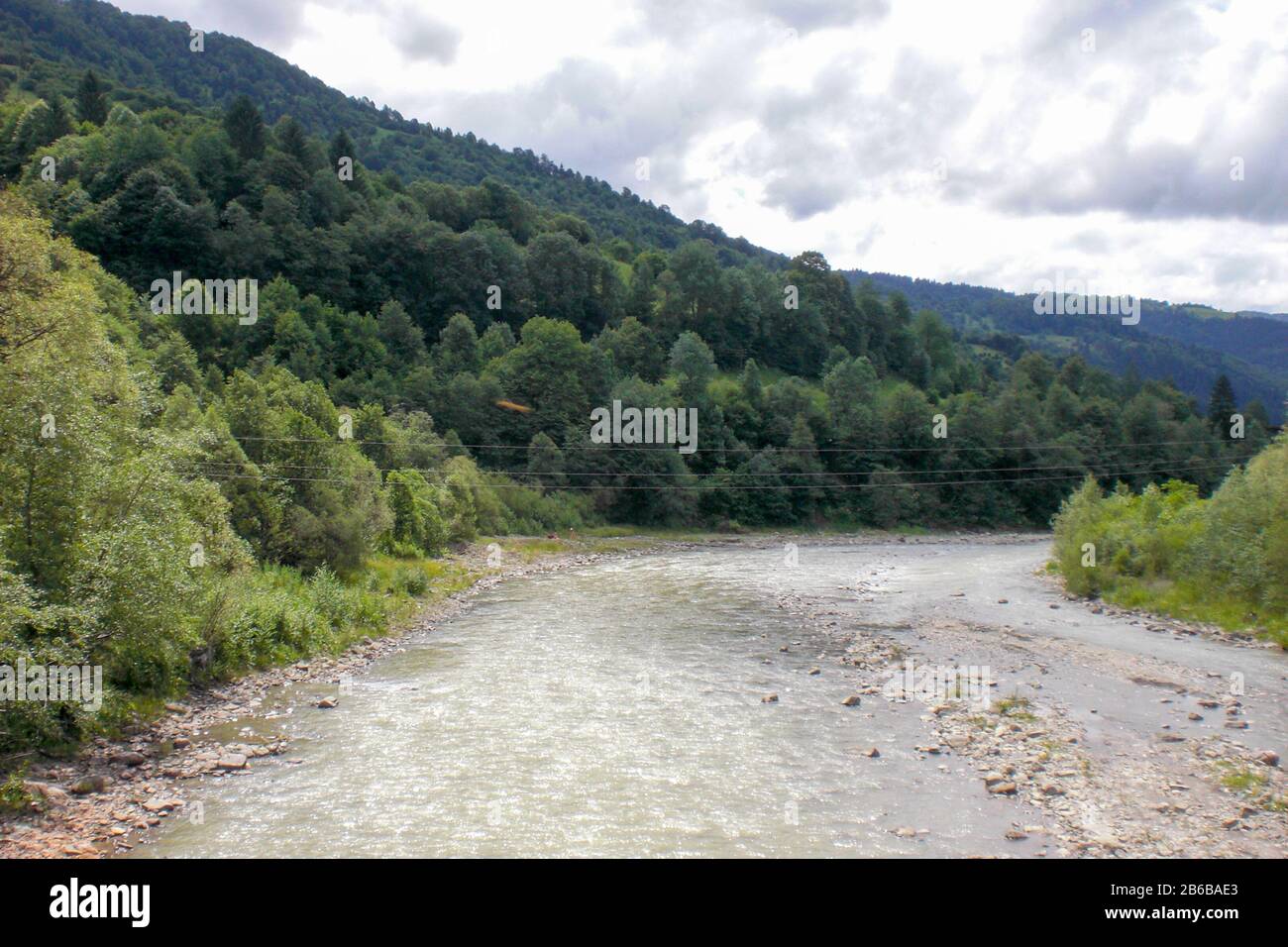 Top view river between forest hi-res stock photography and images - Alamy