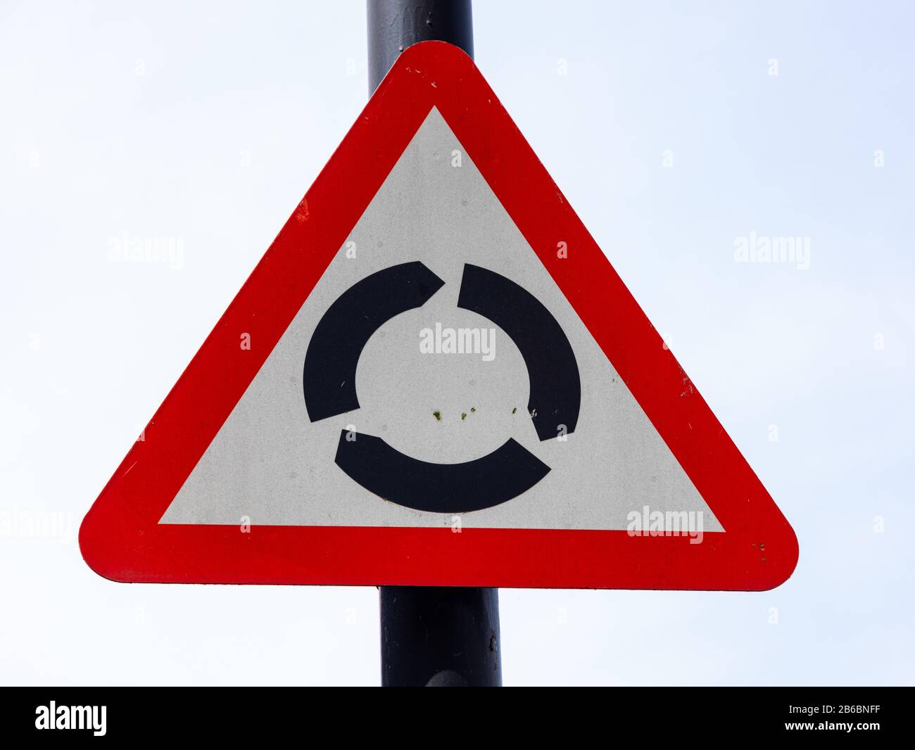 Traffic sign roundabout triangle sign hi-res stock photography and ...