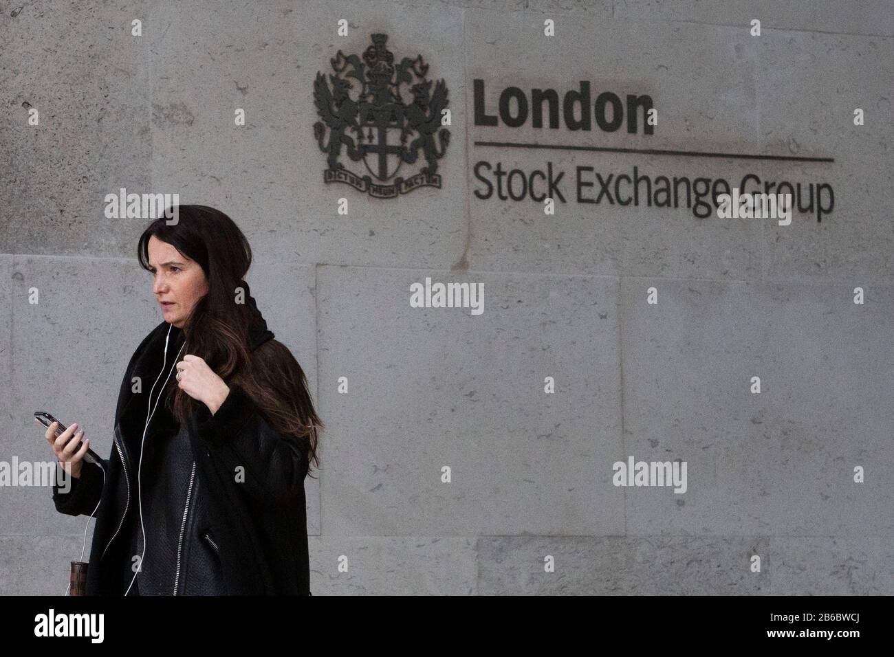 Ftse 100 london stock exchange hi-res stock photography and images - Alamy