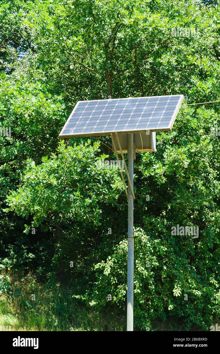 The installation of a solar Autonomous lighting for a roadside ...