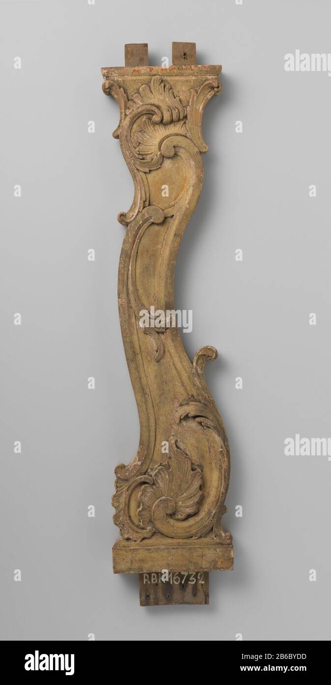Baluster inserted with C- and S-volutes S-vormige baluster met gestoken ...