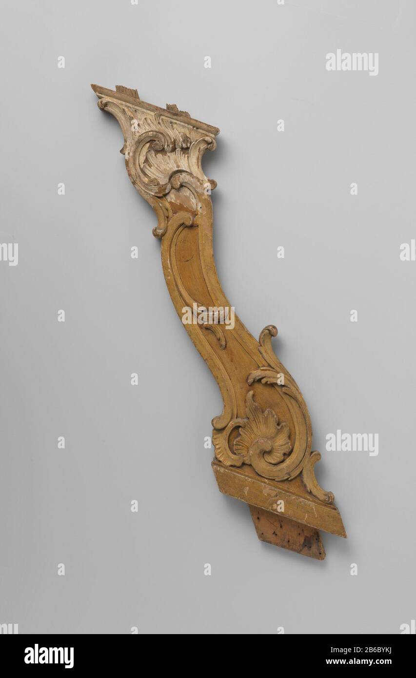 Baluster inserted with C- and S-volutes S-vormige baluster met gestoken ...