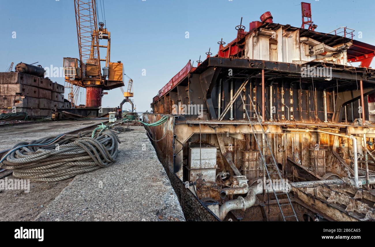 Pollution garbage cargo hi-res stock photography and images - Alamy
