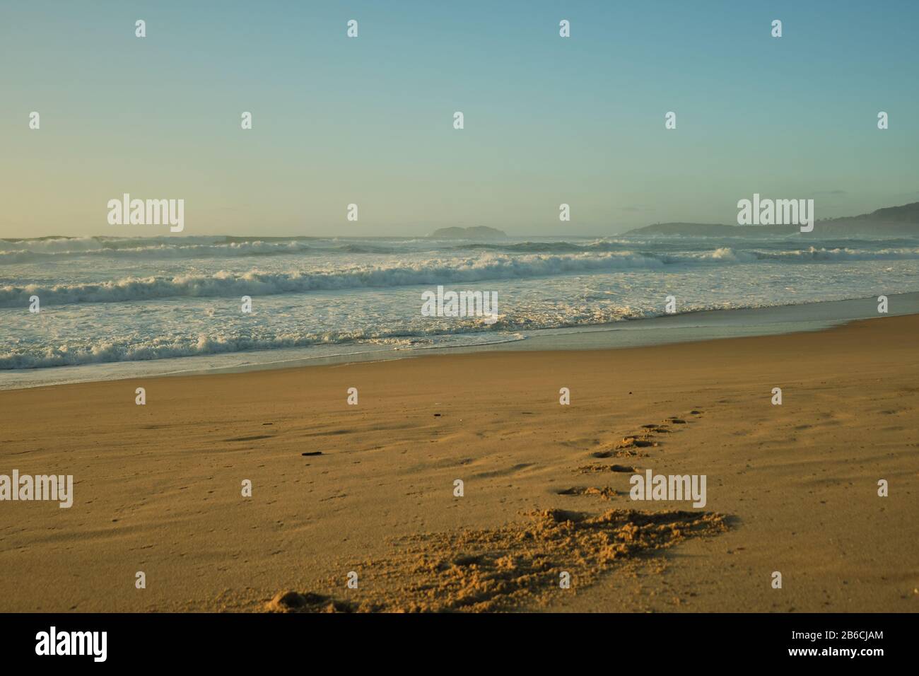 Sea sand footsteps waves hi-res stock photography and images - Alamy