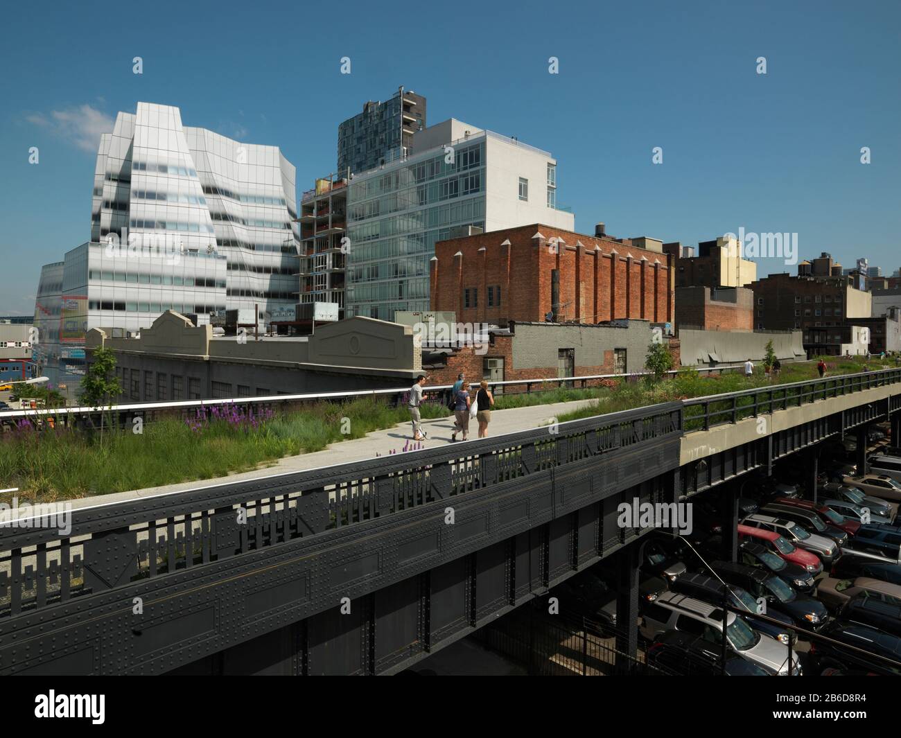 New york high line gehry hi-res stock photography and images - Alamy